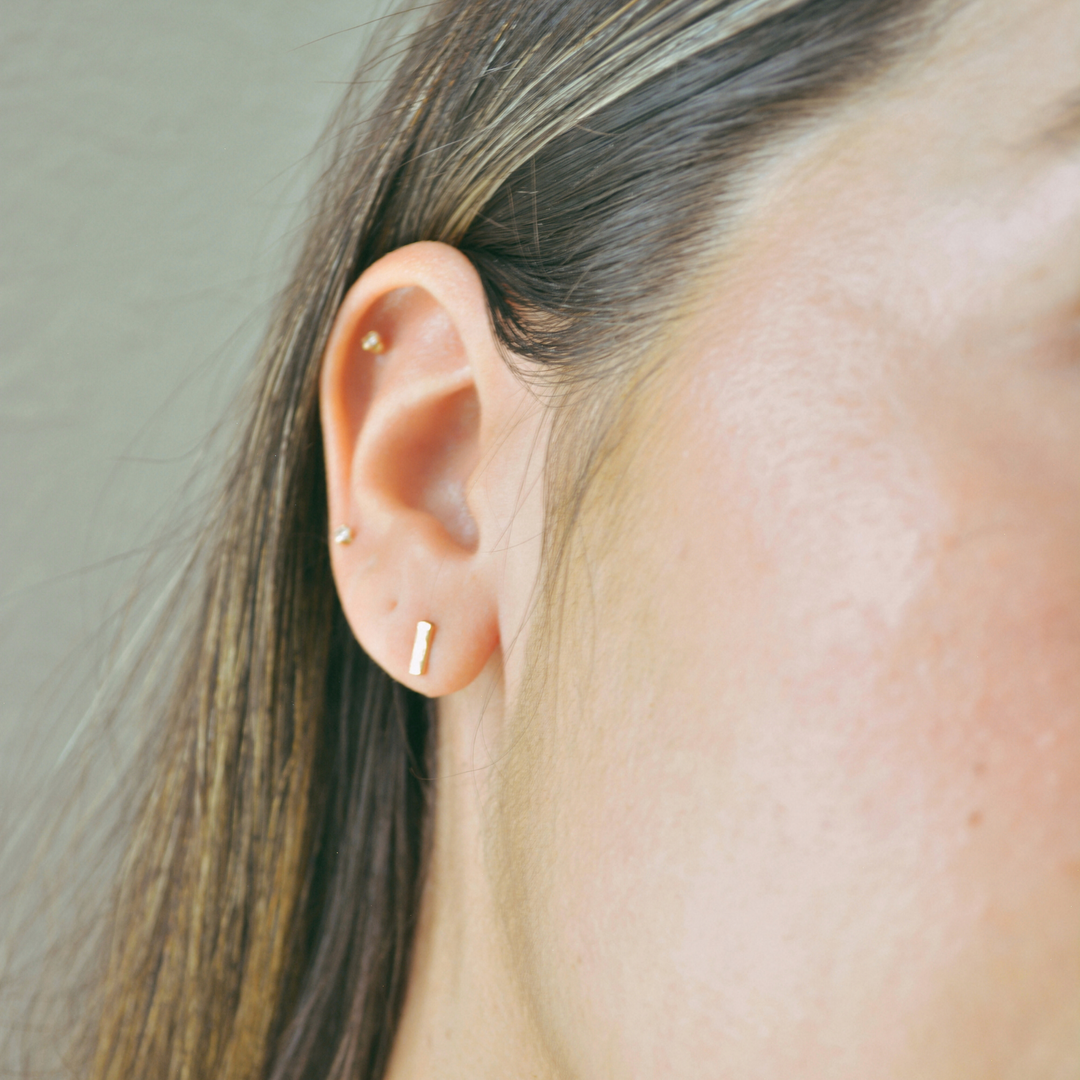 Alia Bar Studs Earrings – Alma Libre Jewelry