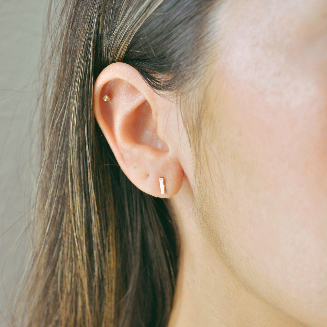 Alia Bar Studs Earrings – Alma Libre Jewelry